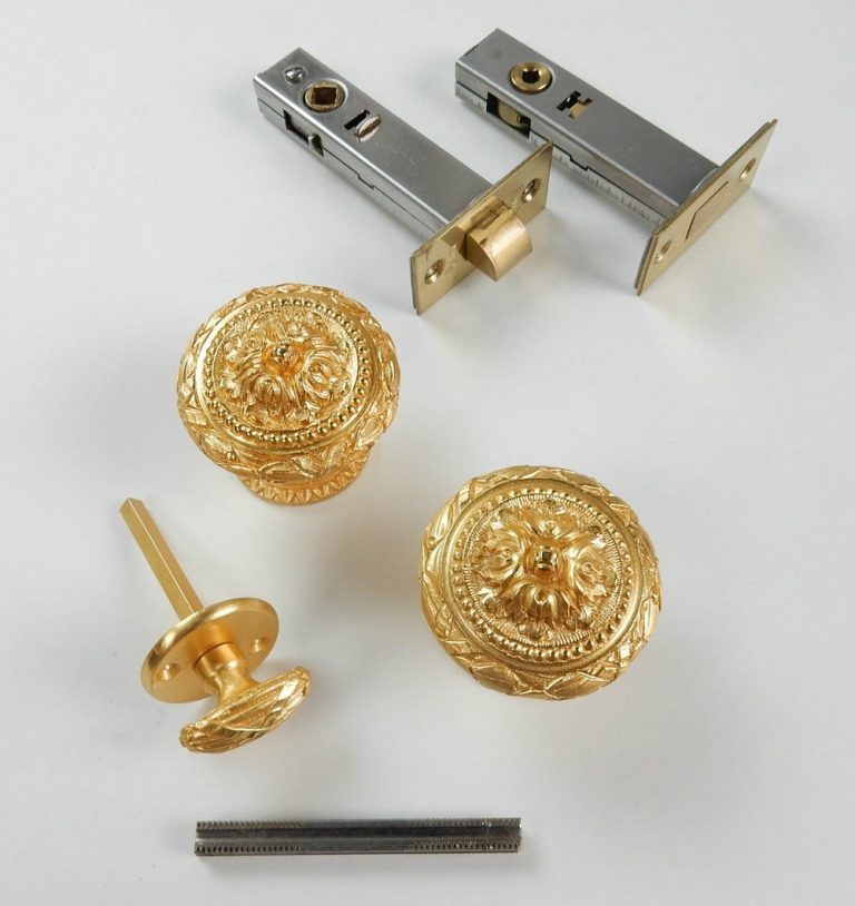 Learn About the Best Online Stores to Buy Decorative Hardware