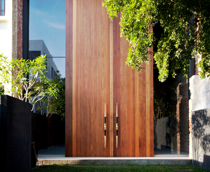 Hardware Design Ideas to Embellish Your Exterior Home Decoration Game