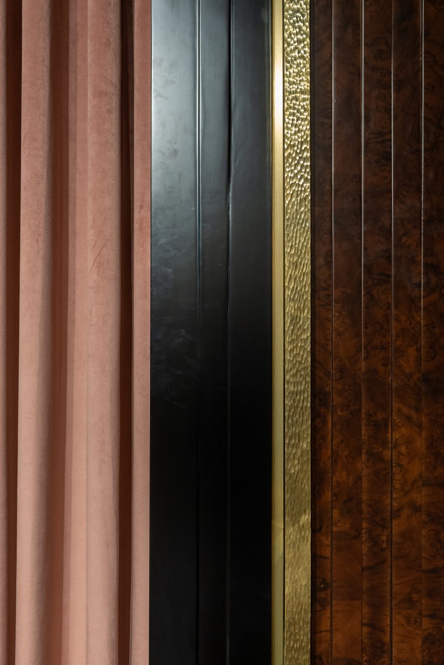THE DOORWAY TO LUXURY - PULLCAST DEBUTS DOORS AT SALONE DEL MOBILE